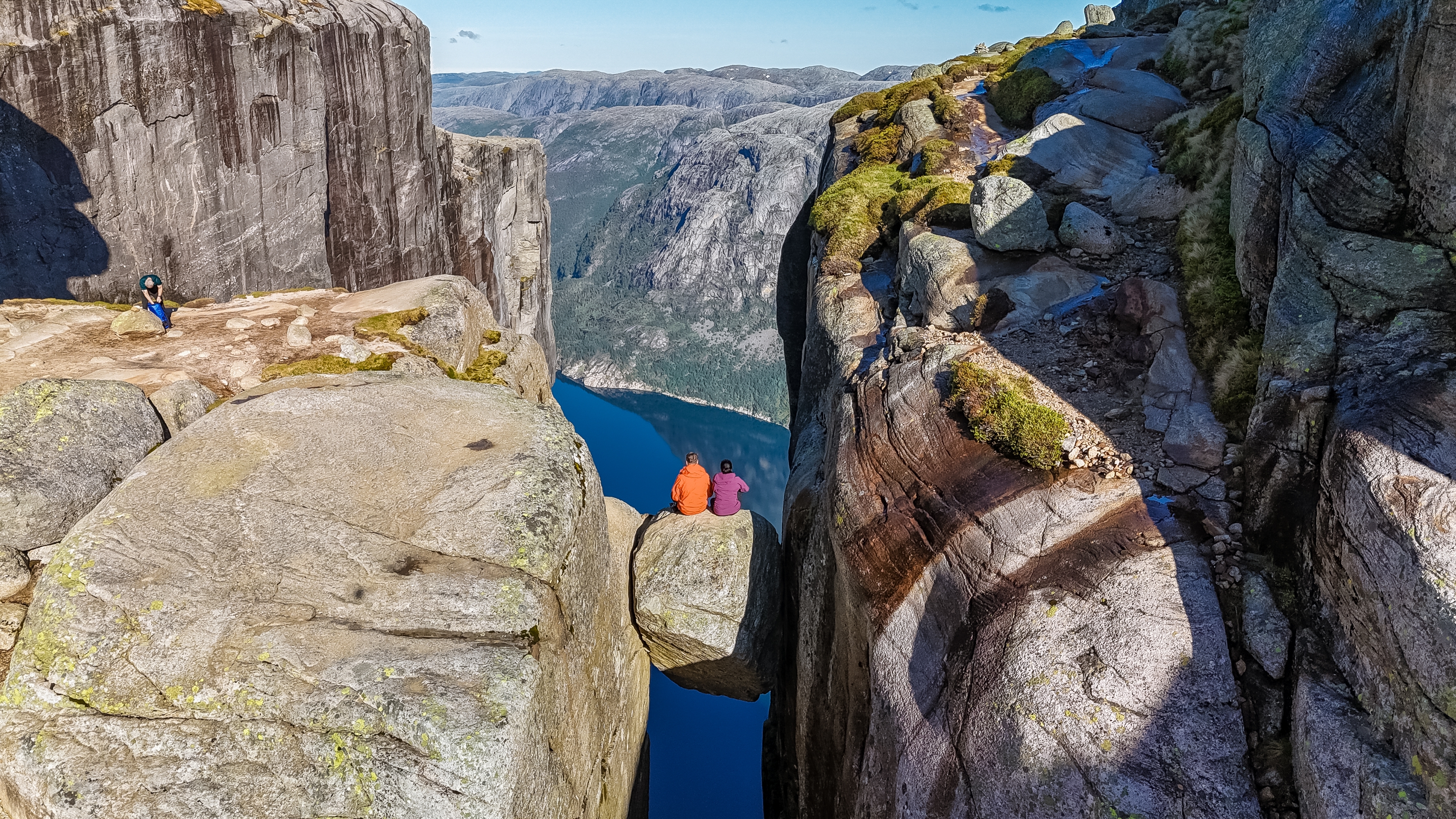 Discover Destinations with Loganair | UK & Europe Routes